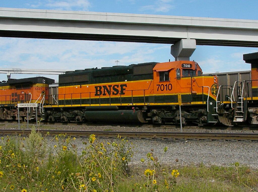 BNSF 7010